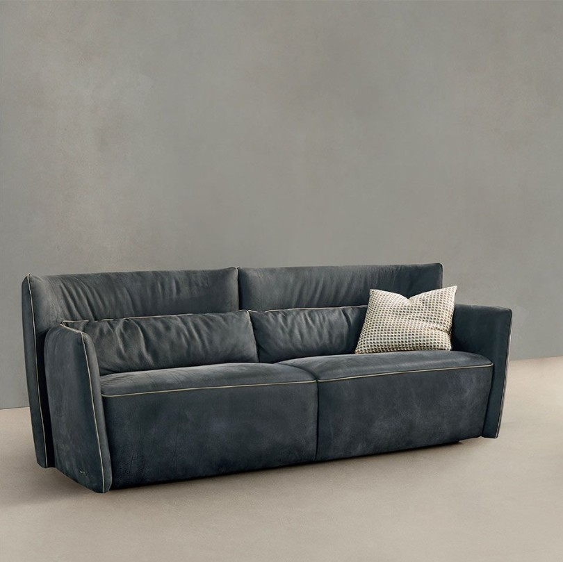 McQueen Sofa by Gamma Arredamenti