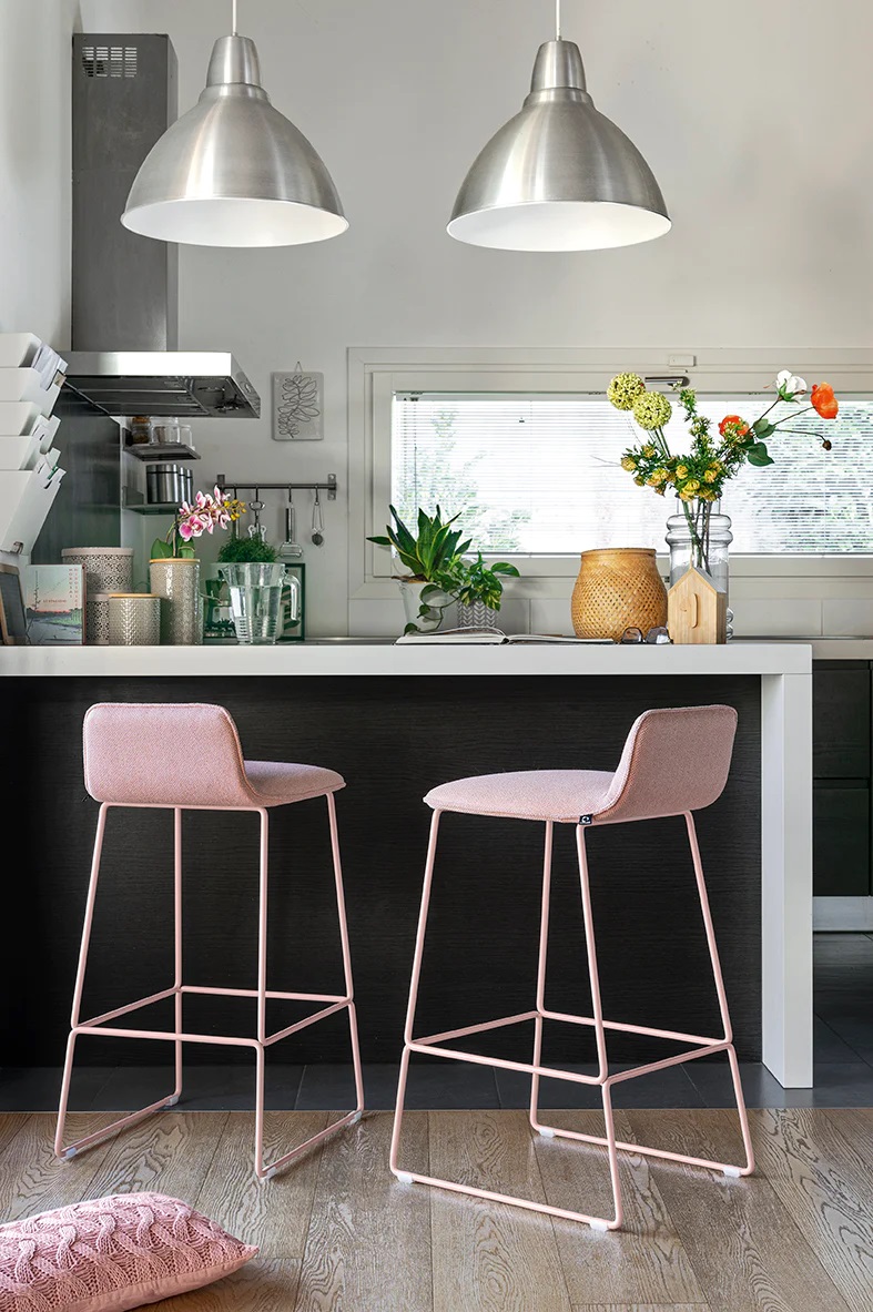 CB2108-A Riley Soft Bar Stool by Connubia
